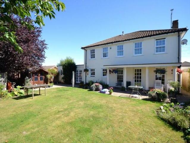 5 bedroom detached house for sale in Aldeburgh Close, Emmer Green, Reading, RG4