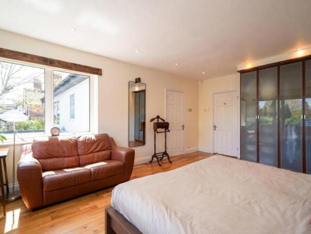 5 bedroom detached house for sale in Alderbrook Road, Solihull, B91