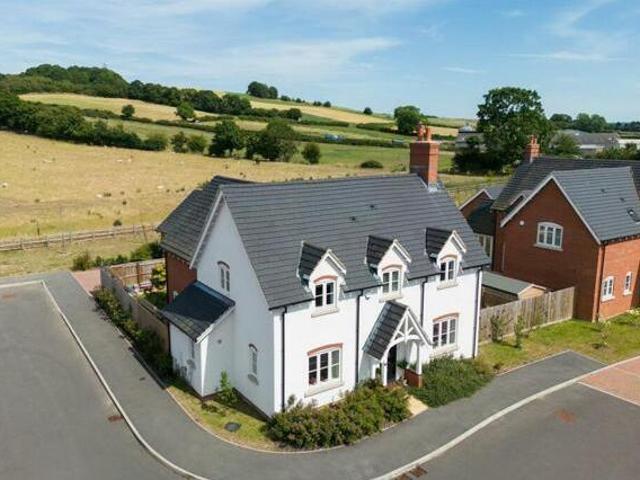 5 Bedroom Detached House For Sale In Alderminster