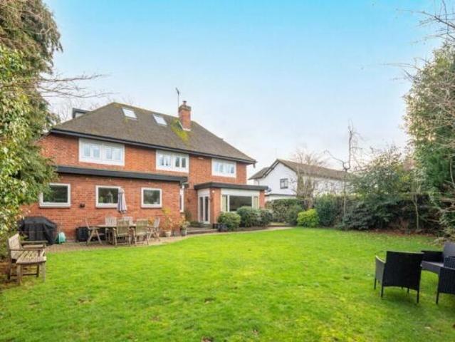 5 bedroom detached house for sale in Almond Avenue, Leamington Spa, Warwickshire, CV32