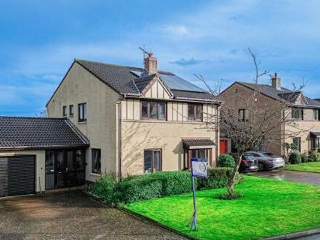 5 Bedroom Detached House For Sale In Appleton, Warrington