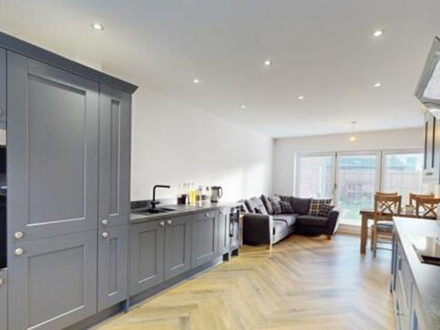 5 Bedroom Detached House For Sale In Armthorpe, Doncaster
