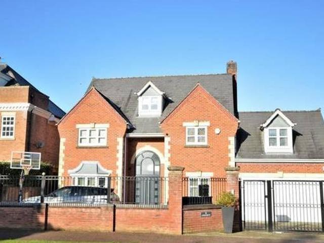 5 bedroom detached house for sale in Astor Drive Grappenhall Heys Warrington WA4