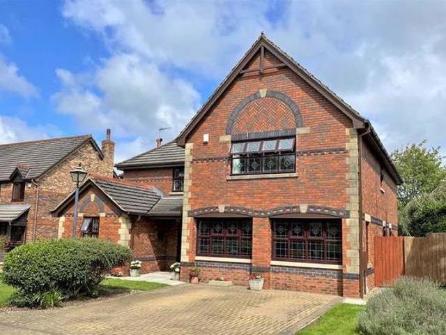 5 bedroom detached house for sale in Ash Grove Wrea Green PR4