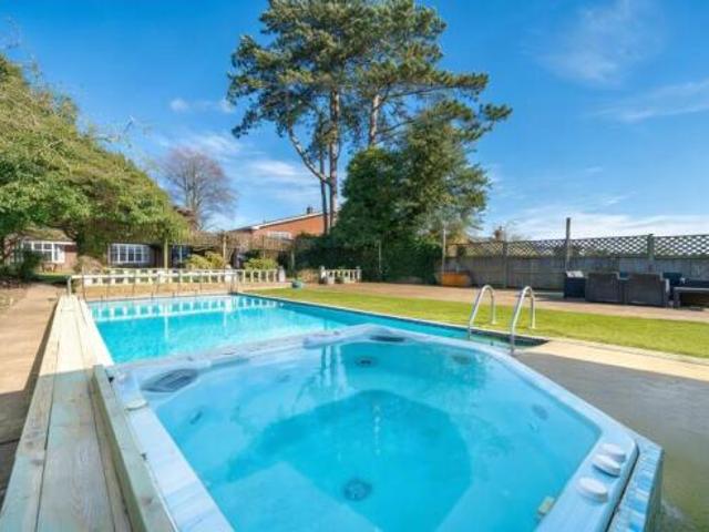 5 bedroom detached house for sale in Ashfield Road, Stoneygate, Leicester, LE2