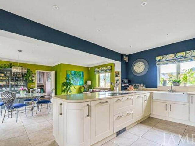5 Bedroom Detached House For Sale In Ashley