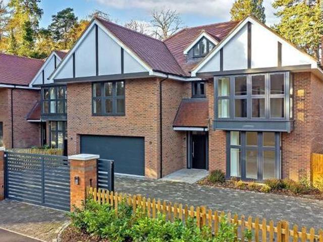 5 Bedroom Detached House For Sale In Aspley Heath