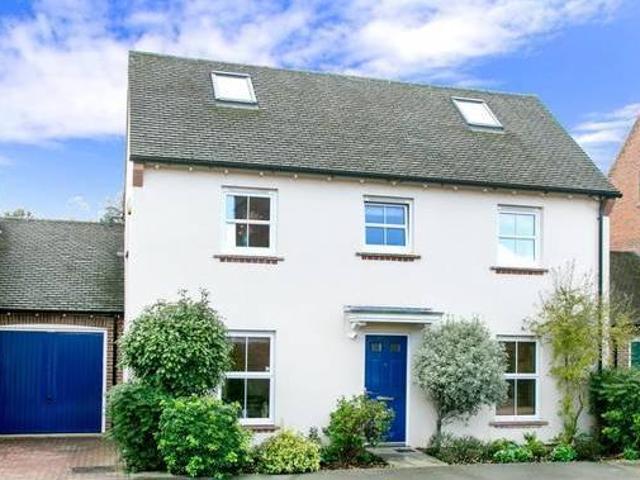 5 bedroom detached house for sale in Avington Way SherfieldonLoddon Hook RG27 RG27