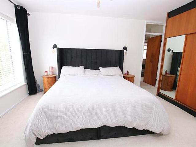 5 bedroom detached house for sale in Booth Lane South, Northampton, NN3