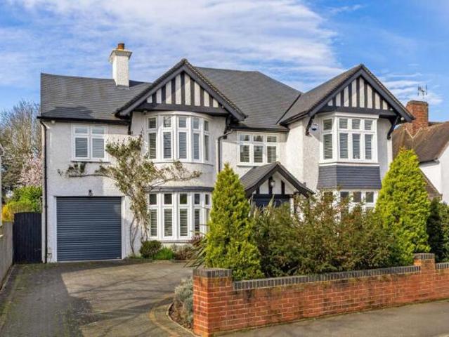 5 bedroom detached house for sale in Battlefield Road, St. Albans, AL1