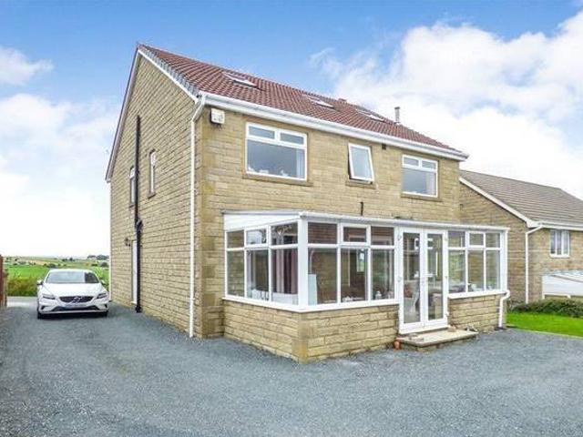 5 bedroom detached house for sale in Back Lane Thornton Bradford BD13 BD13