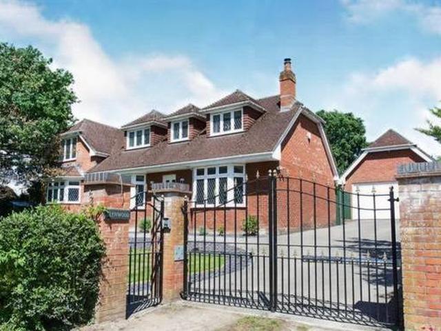 5 bedroom detached house for sale in Baltic Road West End Southampton Hampshire SO30 SO30
