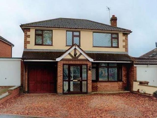 5 bedroom detached house for sale in Barkby Road Syston LE7