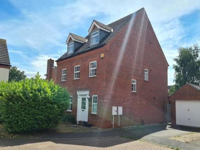 5 bedroom detached house for sale in Barlow Drive Lichfield WS13