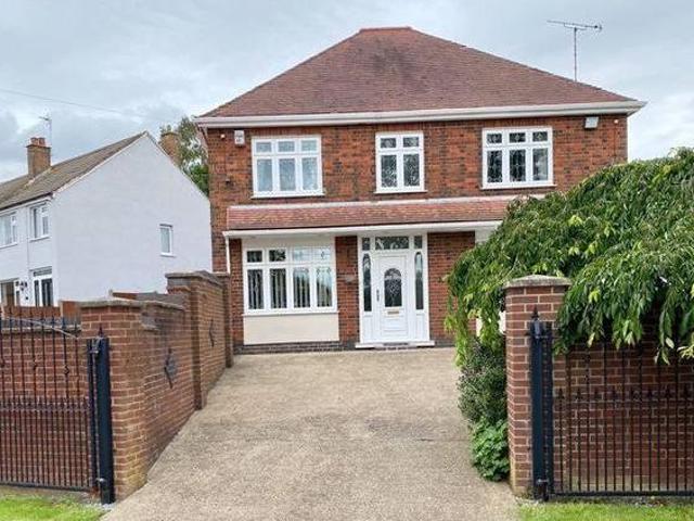 5 bedroom detached house for sale in Barnacle Lane Bulkington Bedworth CV12