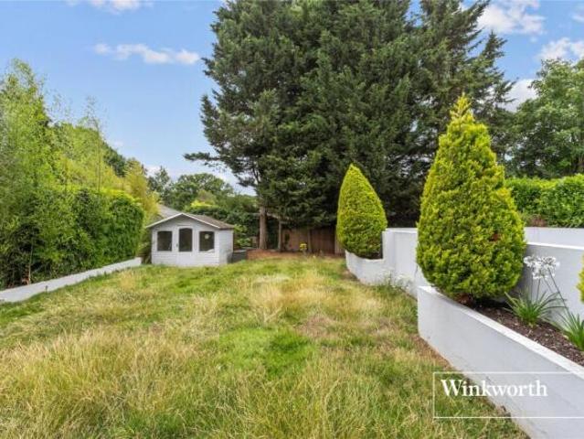 5 bedroom detached house for sale in Barnet Gate Lane, Arkley, Barnet, EN5