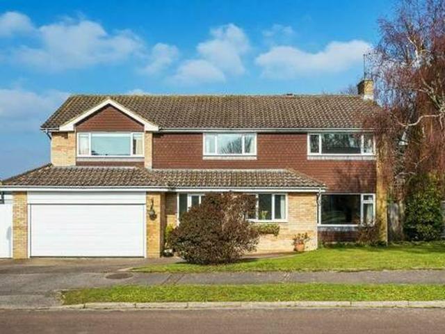 5 bedroom detached house for sale in Barrett Road Fetcham KT22