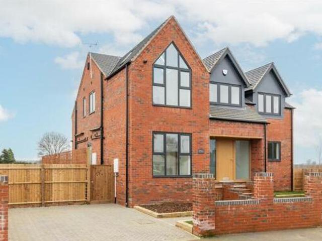5 Bedroom Detached House For Sale In Barton in fabis