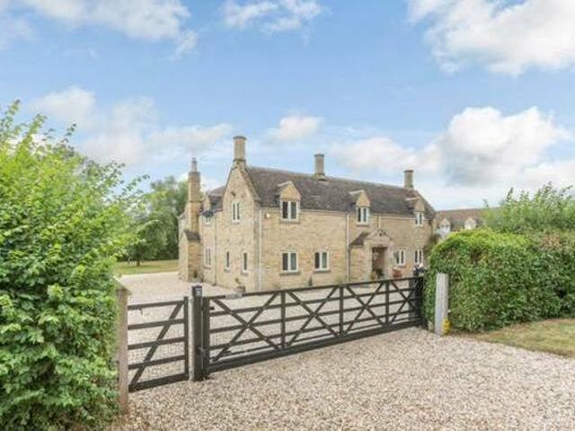 5 bedroom detached house for sale in BartonontheHeath MoretoninMarsh Gloucestershire GL56