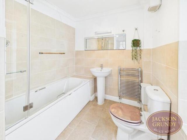 5 bedroom detached house for sale in Bassett Lowke Drive, Upton, NN5 4AN, NN5