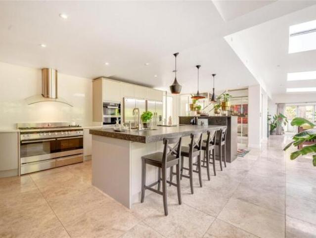 5 bedroom detached house for sale in Beaconfields, Sevenoaks, Kent, TN13