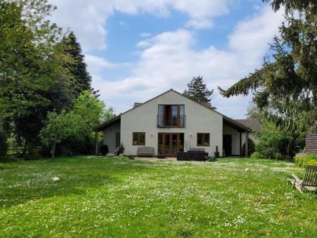5 Bedroom Detached House For Sale In Beckley
