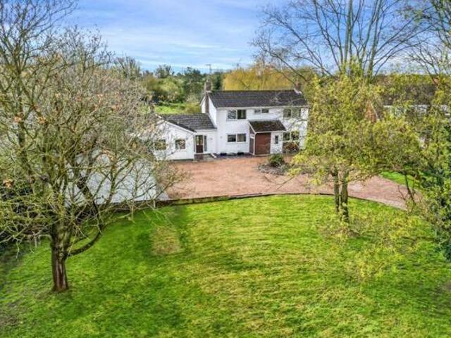 5 Bedroom Detached House For Sale In Bedford, Bedfordshire