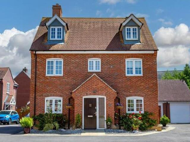5 Bedroom Detached House For Sale In Bedford, Bedfordshire