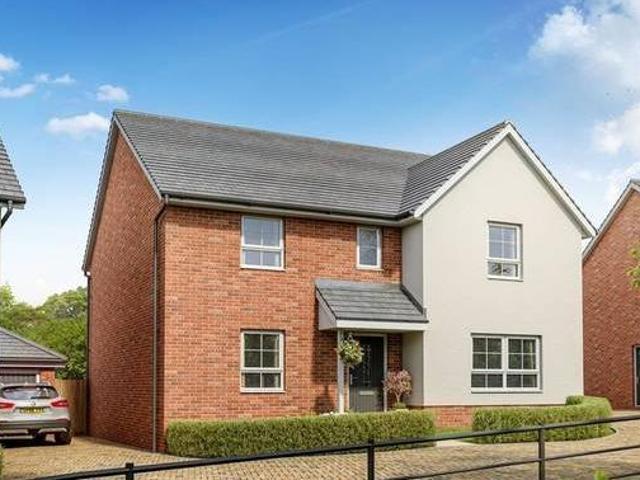 5 bedroom detached house for sale in Bedford Road Lower Stondon Hitchin Bedfordshire SG5 3SE SG