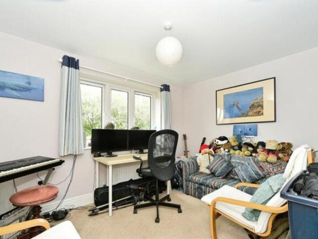 5 bedroom detached house for sale in Belcombe Close, Coate, Swindon, SN3