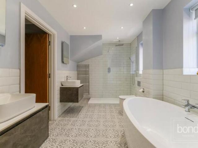 5 bedroom detached house for sale in Belgrave Place, Chelmsford, CM2
