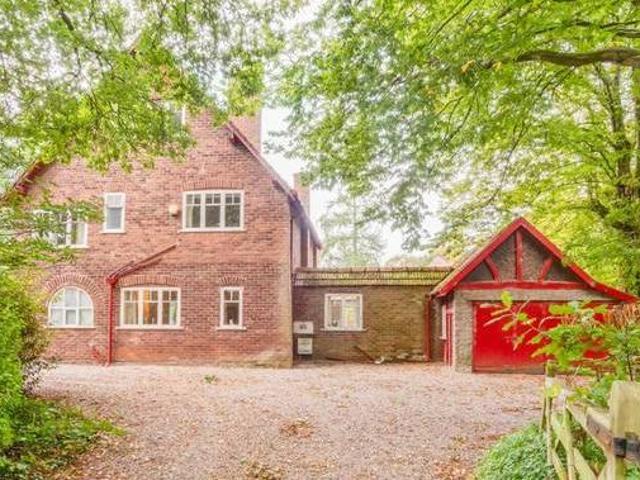 5 bedroom detached house for sale in Benty Heath Lane Willaston Cheshire CH64