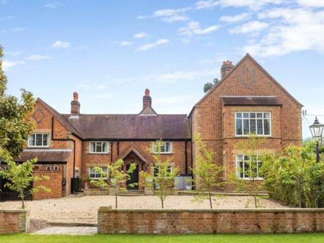 5 Bedroom Detached House For Sale In Berkshire