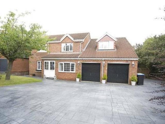 5 bedroom detached house for sale in Berwick Chase Peterlee SR8