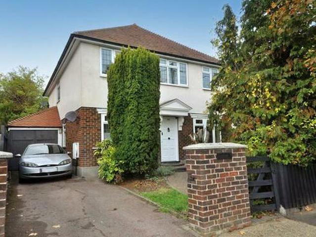 5 bedroom detached house for sale in Bilton Road Hadleigh SS7