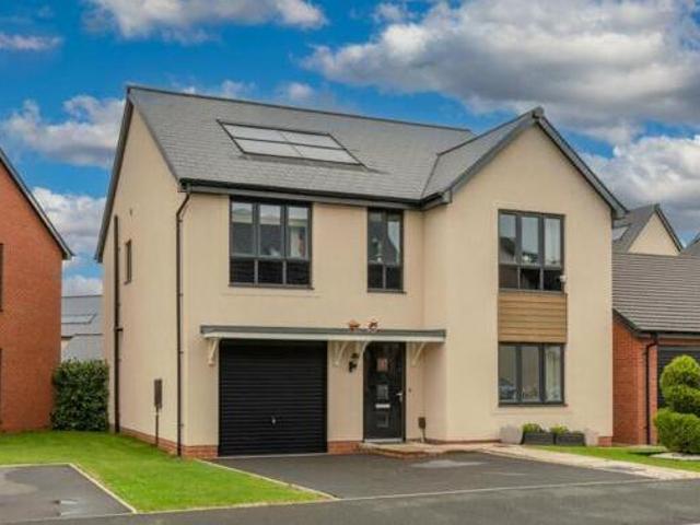 5 Bedroom Detached House For Sale In Bishops Cleeve, Cheltenham