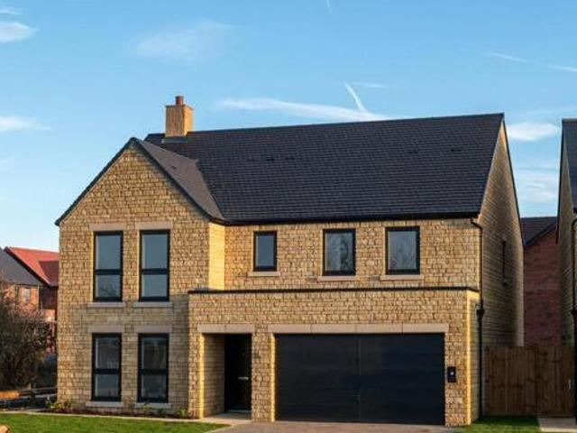 5 Bedroom Detached House For Sale In Bishops Cleeve, Gloucestershire