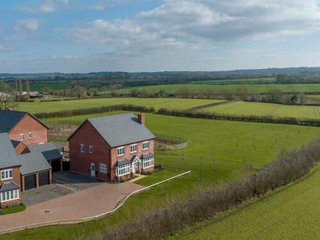 5 Bedroom Detached House For Sale In Bishops Itchington