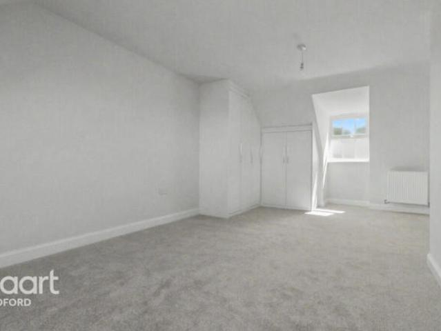 5 bedroom detached house for sale in Bluebell Road, Bedford, MK42