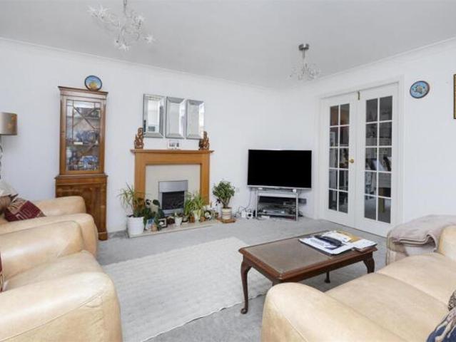5 bedroom detached house for sale in Blackthorn Drive, Lindley, Huddersfield, HD3