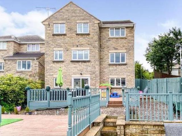 5 bedroom detached house for sale in Blackberry Way Clayton BD14 BD14