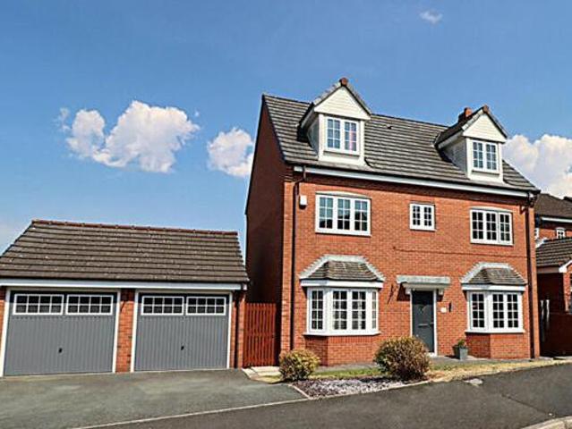 5 Bedroom Detached House For Sale In Blackburn