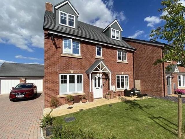 5 bedroom detached house for sale in Brunel Road Cam Dursley GL11