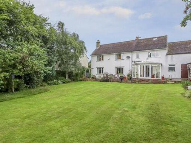 5 Bedroom Detached House For Sale In Bramhope