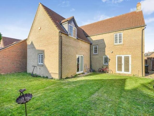 5 bedroom detached house for sale in Bridgnorth Drive, Kingsmead, Milton Keynes, Buckinghamshire, MK4 4AN, MK4