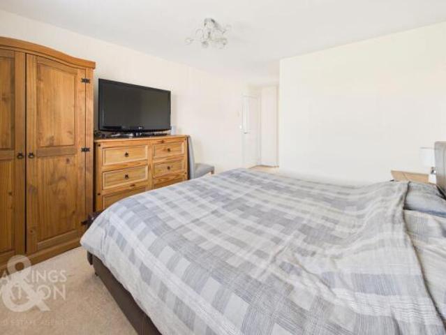 5 bedroom detached house for sale in Britannia Way, Hampden View, Norwich, NR5