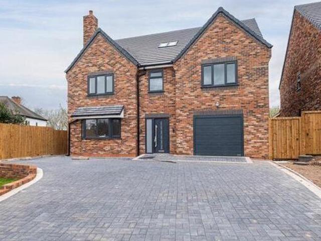 5 Bedroom Detached House For Sale In Brizlincote Lane, Burton on trent