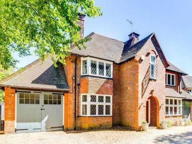 5 bedroom detached house for sale in Broadway Letchworth Garden City SG6