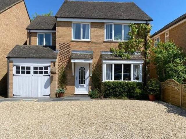 5 bedroom detached house for sale in Broadmarsh Lane Freeland Witney Oxfordshire OX29