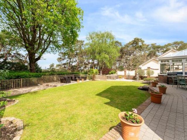 5 bedroom detached house for sale in Broadstone, BH18